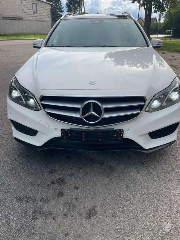 Мерседес E 250 2013 в Паневежис на AUTOMOTO.COM.LV Белый Мерседес E 250 2013 в Паневежис, объемом двигателя 2.14 л и пробегом 288 тыс. км за 9400 €, фото 8 на AUTOMOTO.COM.LV