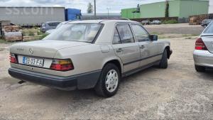 Yellow Mercedes-Benz e-250 1988 in Daugavpils, with an engine capacity of 2.50 L and mileage of 556 thousand km for 2500 €, photo 2 on AUTOMOTO.COM.LV