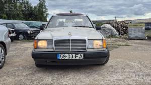 Yellow Mercedes-Benz e-250 1988 in Daugavpils, with an engine capacity of 2.50 L and mileage of 556 thousand km for 2500 €, photo 4 on AUTOMOTO.COM.LV