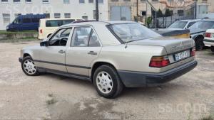 Yellow Mercedes-Benz e-250 1988 in Daugavpils, with an engine capacity of 2.50 L and mileage of 556 thousand km for 2500 €, photo 5 on AUTOMOTO.COM.LV