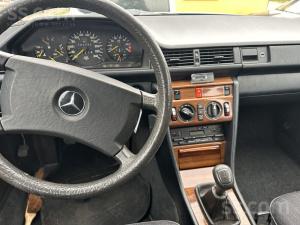 Серый Мерседес Е 260 1987 в Рига, объемом двигателя 2.60 л и пробегом 280 тыс. км за 3550 €, фото 8 на AUTOMOTO.COM.LV