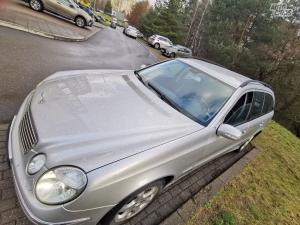 Pelēks Mercedes-Benz e-260 2003 Viļņa, ar dzinēja tilpumu 2.60 L un nobraukumu 300 tūkst. km par 1700 €, foto  vietnē AUTOMOTO.COM.LV