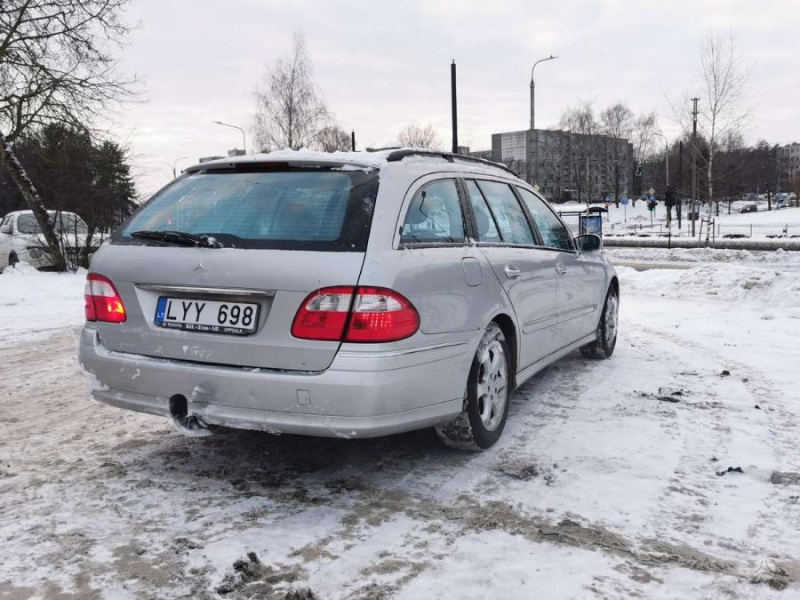 Pelēks Mercedes-Benz e-260 2003 Viļņa, ar dzinēja tilpumu 2.60 L un nobraukumu 300 tūkst. km par 1600 €, foto 7 vietnē AUTOMOTO.COM.LV