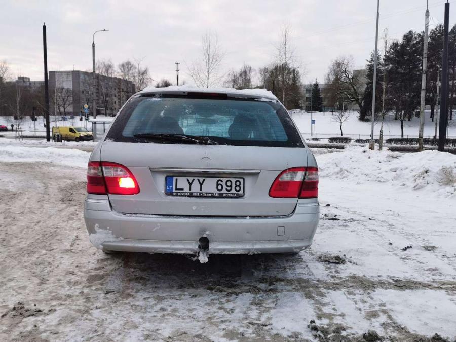 Pelēks Mercedes-Benz e-260 2003 Viļņa, ar dzinēja tilpumu 2.60 L un nobraukumu 300 tūkst. km par 1600 €, foto 10 vietnē AUTOMOTO.COM.LV