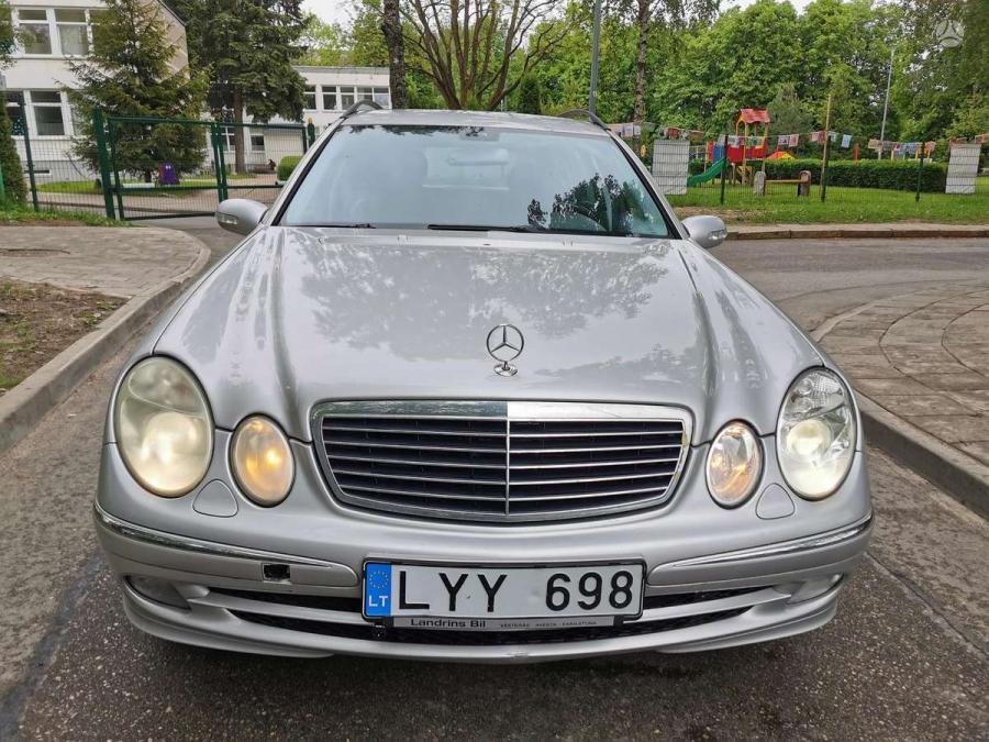 Серый Мерседес Е 260 2003 в Вильнюс, объемом двигателя 2.60 л и пробегом 300 тыс. км за 1000 €, фото 4 на AUTOMOTO.COM.LV