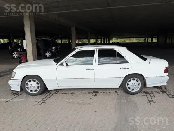 Balts Mercedes-Benz e-260 1993 Rīga, ar dzinēja tilpumu 2.60 L un nobraukumu 196 tūkst. km par 5500 €, foto 4 vietnē AUTOMOTO.COM.LV