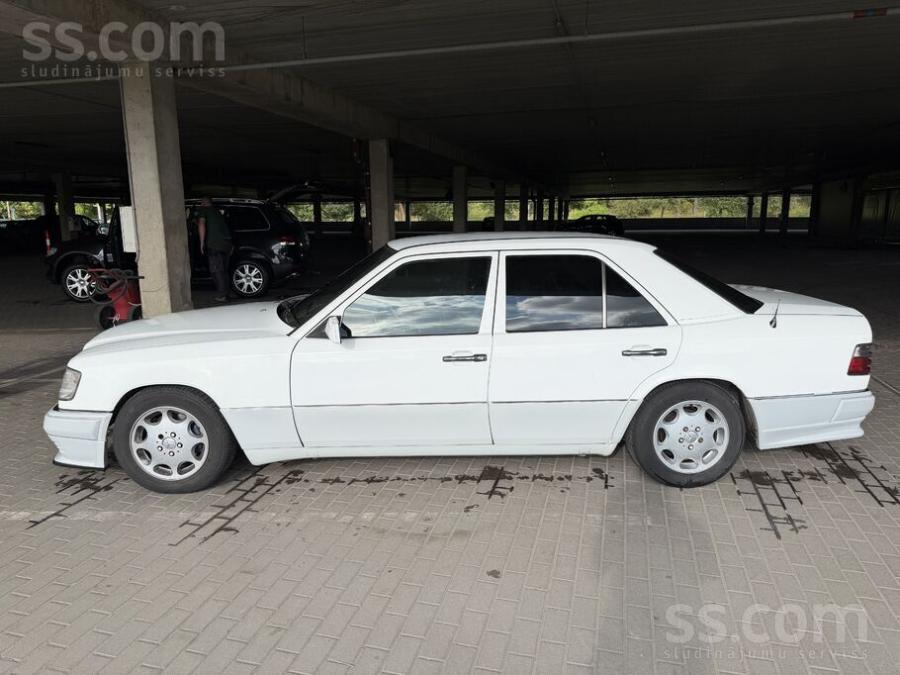 Balts Mercedes-Benz e-260 1993 Rīga, ar dzinēja tilpumu 2.60 L un nobraukumu 196 tūkst. km par 5500 €, foto 4 vietnē AUTOMOTO.COM.LV
