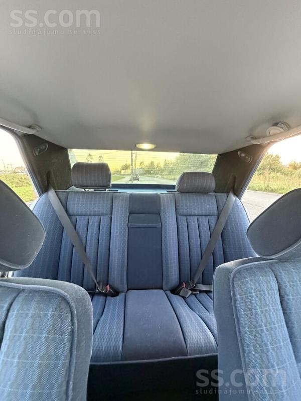 Balts Mercedes-Benz e-260 1993 Rīga, ar dzinēja tilpumu 2.60 L un nobraukumu 196 tūkst. km par 5500 €, foto 9 vietnē AUTOMOTO.COM.LV