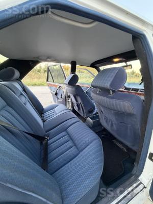 Balts Mercedes-Benz e-260 1993 Rīga, ar dzinēja tilpumu 2.60 L un nobraukumu 196 tūkst. km par 5500 €, foto 11 vietnē AUTOMOTO.COM.LV