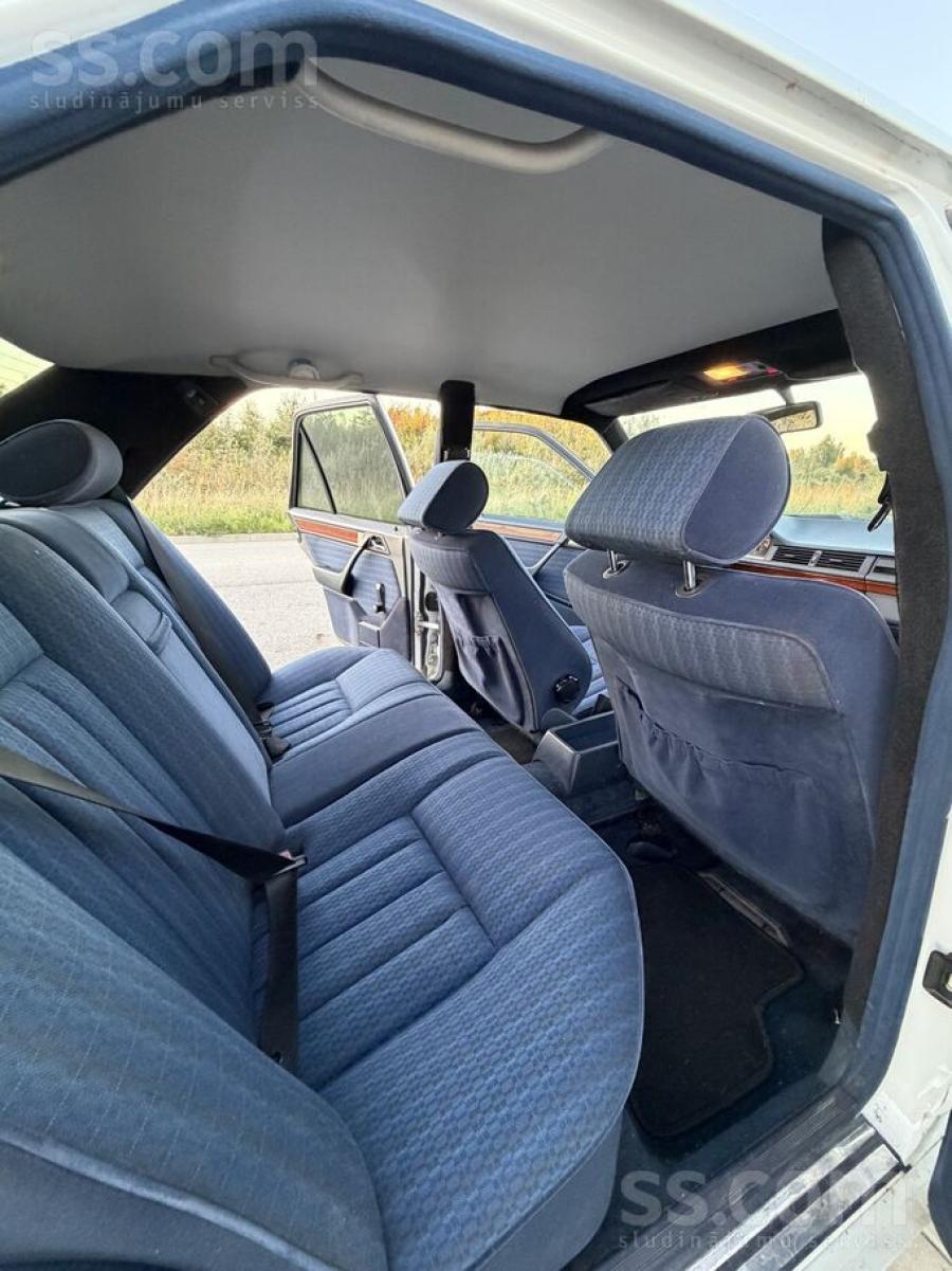 Balts Mercedes-Benz e-260 1993 Rīga, ar dzinēja tilpumu 2.60 L un nobraukumu 196 tūkst. km par 5500 €, foto 11 vietnē AUTOMOTO.COM.LV
