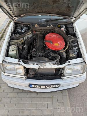 Balts Mercedes-Benz e-260 1993 Rīga, ar dzinēja tilpumu 2.60 L un nobraukumu 196 tūkst. km par 5500 €, foto 14 vietnē AUTOMOTO.COM.LV