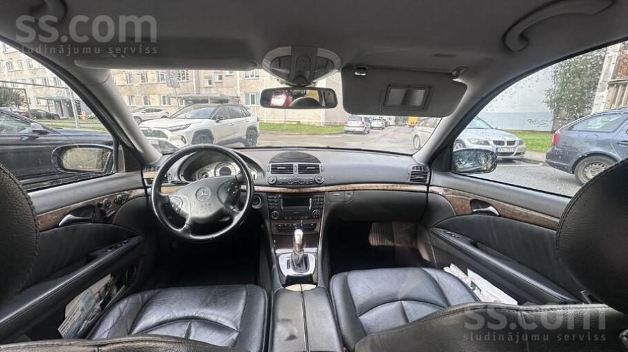 Черный Мерседес Е 270 2002 в Рига, объемом двигателя 2.70 л и пробегом 307 тыс. км за 3200 €, фото 7 на AUTOMOTO.COM.LV