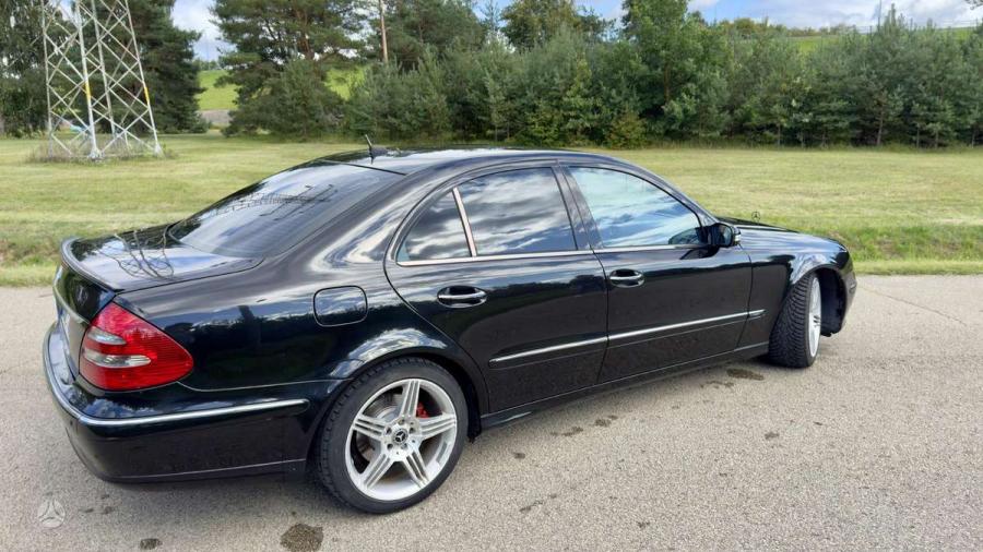 Black Mercedes-Benz E 270 2002 in Kaunas, with an engine capacity of 2.70 L and mileage of 335 thousand km for 3600 €, photo 9 on AUTOMOTO.COM.LV
