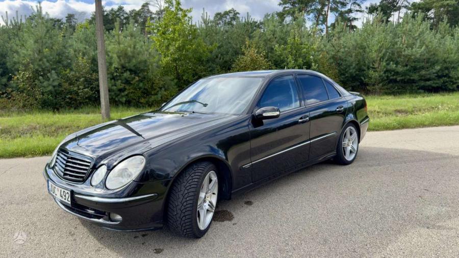 Melns Mercedes-Benz E 270 2002 Kauņa, ar dzinēja tilpumu 2.70 L un nobraukumu 335 tūkst. km par 3500 €, foto 3 vietnē AUTOMOTO.COM.LV