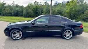Melns Mercedes-Benz E 270 2002 Kauņa, ar dzinēja tilpumu 2.70 L un nobraukumu 335 tūkst. km par 3500 €, foto 4 vietnē AUTOMOTO.COM.LV