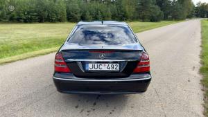 Melns Mercedes-Benz E 270 2002 Kauņa, ar dzinēja tilpumu 2.70 L un nobraukumu 335 tūkst. km par 3500 €, foto 6 vietnē AUTOMOTO.COM.LV