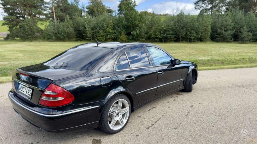 Melns Mercedes-Benz E 270 2002 Kauņa, ar dzinēja tilpumu 2.70 L un nobraukumu 335 tūkst. km par 3500 €, foto 7 vietnē AUTOMOTO.COM.LV