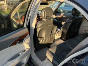 Black Mercedes-Benz E 270 2002 in Riga, with an engine capacity of 2.70 L and mileage of 427 thousand km for 700 €, photo 6 on AUTOMOTO.COM.LV