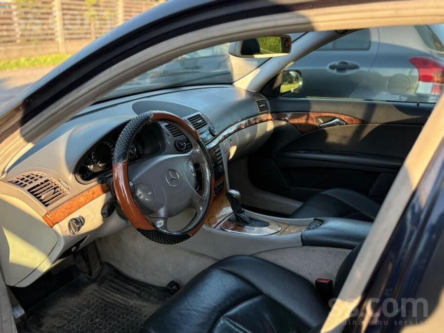 Black Mercedes-Benz E 270 2002 in Riga, with an engine capacity of 2.70 L and mileage of 427 thousand km for 700 €, photo 7 on AUTOMOTO.COM.LV