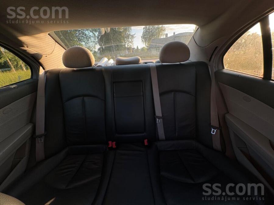 Black Mercedes-Benz E 270 2002 in Riga, with an engine capacity of 2.70 L and mileage of 427 thousand km for 700 €, photo 10 on AUTOMOTO.COM.LV