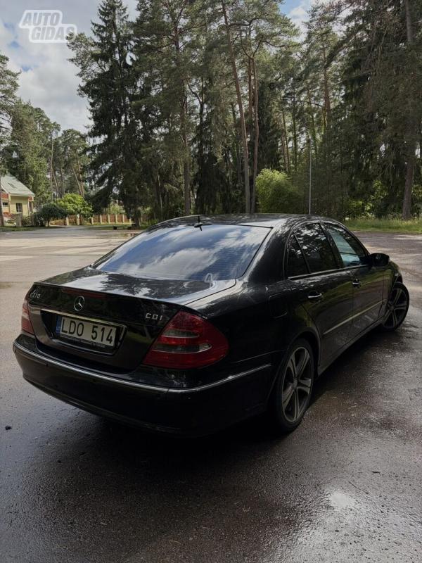 Black Mercedes-Benz E 270 2002 in Kaunas, with an engine capacity of 2.70 L and mileage of 370 thousand km for 3700 €, photo 4 on AUTOMOTO.COM.LV