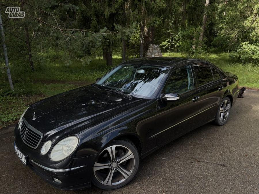Black Mercedes-Benz E 270 2002 in Kaunas, with an engine capacity of 2.70 L and mileage of 370 thousand km for 3700 €, photo 6 on AUTOMOTO.COM.LV