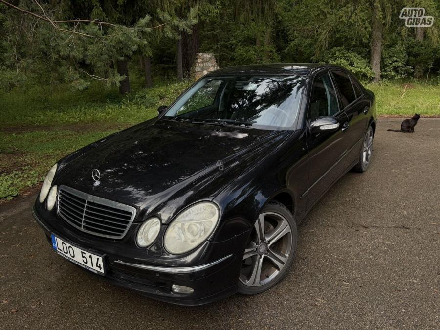 Black Mercedes-Benz E 270 2002 in Kaunas, with an engine capacity of 2.70 L and mileage of 370 thousand km for 3700 €, photo 7 on AUTOMOTO.COM.LV