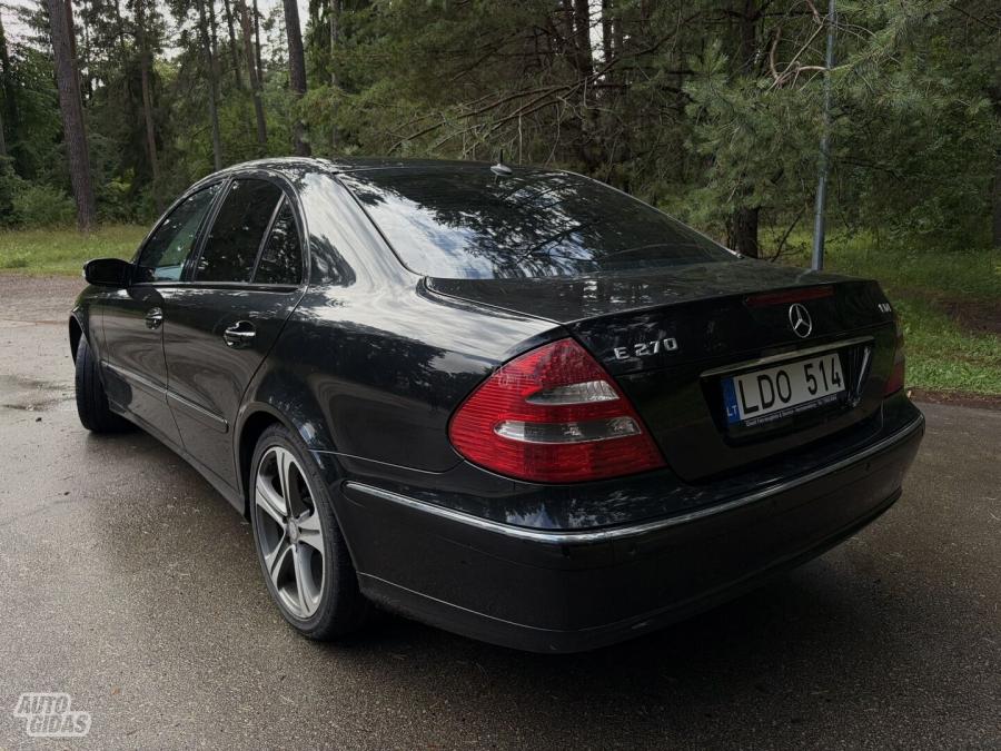 Black Mercedes-Benz E 270 2002 in Kaunas, with an engine capacity of 2.70 L and mileage of 370 thousand km for 3700 €, photo 8 on AUTOMOTO.COM.LV