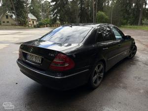 Black Mercedes-Benz E 270 2002 in Kaunas, with an engine capacity of 2.70 L and mileage of 370 thousand km for 3700 €, photo 9 on AUTOMOTO.COM.LV