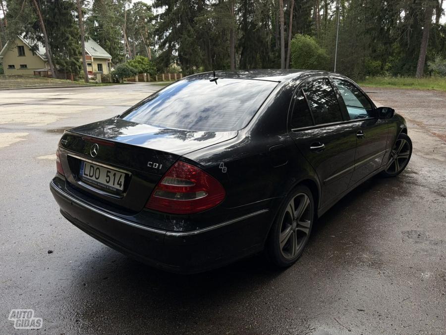 Black Mercedes-Benz E 270 2002 in Kaunas, with an engine capacity of 2.70 L and mileage of 370 thousand km for 3700 €, photo 9 on AUTOMOTO.COM.LV