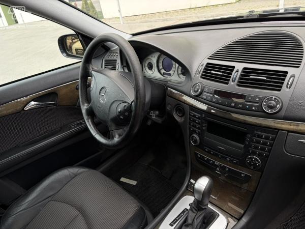 Black Mercedes-Benz E 270 2002 in Kaunas, with an engine capacity of 2.70 L and mileage of 370 thousand km for 3700 €, photo 9 on AUTOMOTO.COM.LV