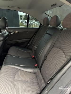 Black Mercedes-Benz E 270 2002 in Kaunas, with an engine capacity of 2.70 L and mileage of 370 thousand km for 3700 €, photo 17 on AUTOMOTO.COM.LV