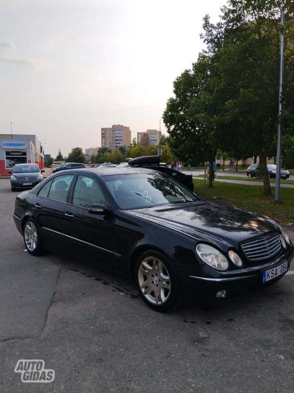 Черный Мерседес Е 270 2002 в Пакруойис, объемом двигателя 2.70 л и пробегом 404 тыс. км за 1500 €, фото 4 на AUTOMOTO.COM.LV