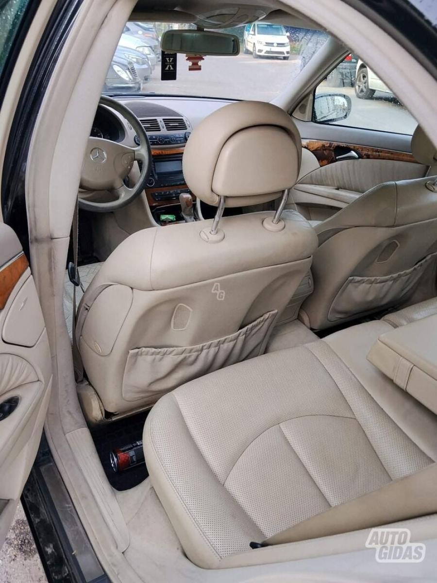 Melns Mercedes-Benz E 270 2002 Pakruojis, ar dzinēja tilpumu 2.70 L un nobraukumu 404 tūkst. km par 1500 €, foto 7 vietnē AUTOMOTO.COM.LV