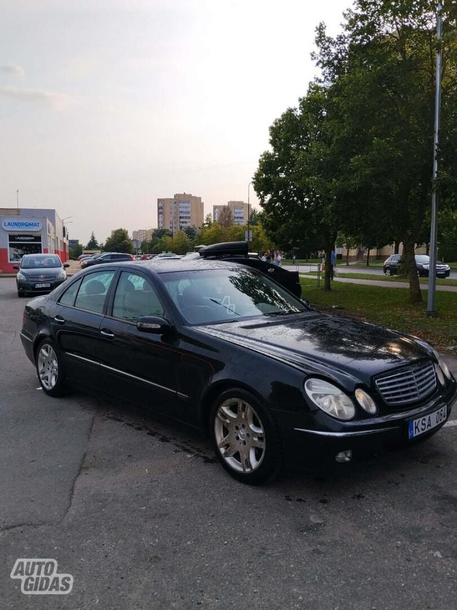 Черный Мерседес Е 270 2002 в Пакруойис, объемом двигателя 2.70 л и пробегом 404 тыс. км за 1500 €, фото 1 на AUTOMOTO.COM.LV
