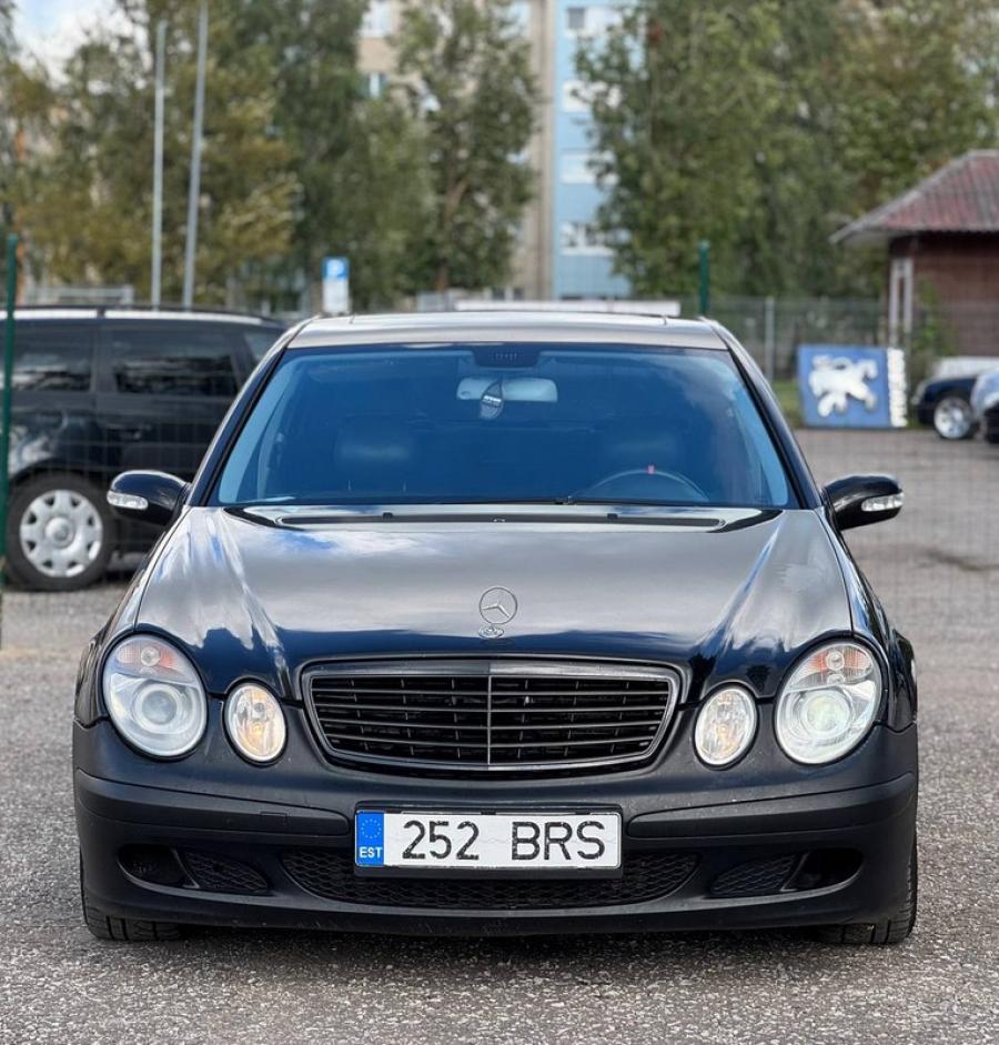 Black Mercedes-Benz E 270 2002 in Narva, with an engine capacity of 2.70 L and mileage of 238 thousand km for 1200 €, photo 10 on AUTOMOTO.COM.LV