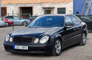 Black Mercedes-Benz E 270 2002 in Narva, with an engine capacity of 2.70 L and mileage of 238 thousand km for 1200 €, photo 11 on AUTOMOTO.COM.LV