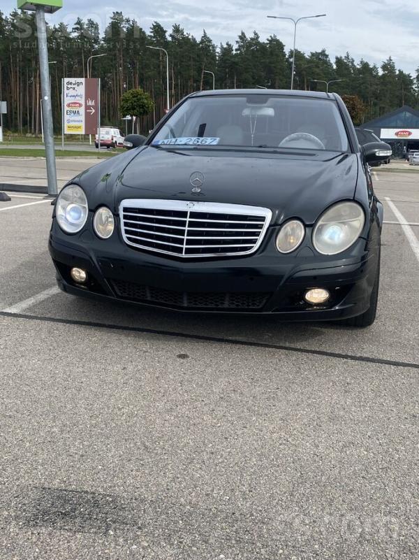 Black Mercedes-Benz E 270 2002 in Riga, with an engine capacity of 2.70 L and mileage of 0 thousand km for 2500 €, photo 1 on AUTOMOTO.COM.LV