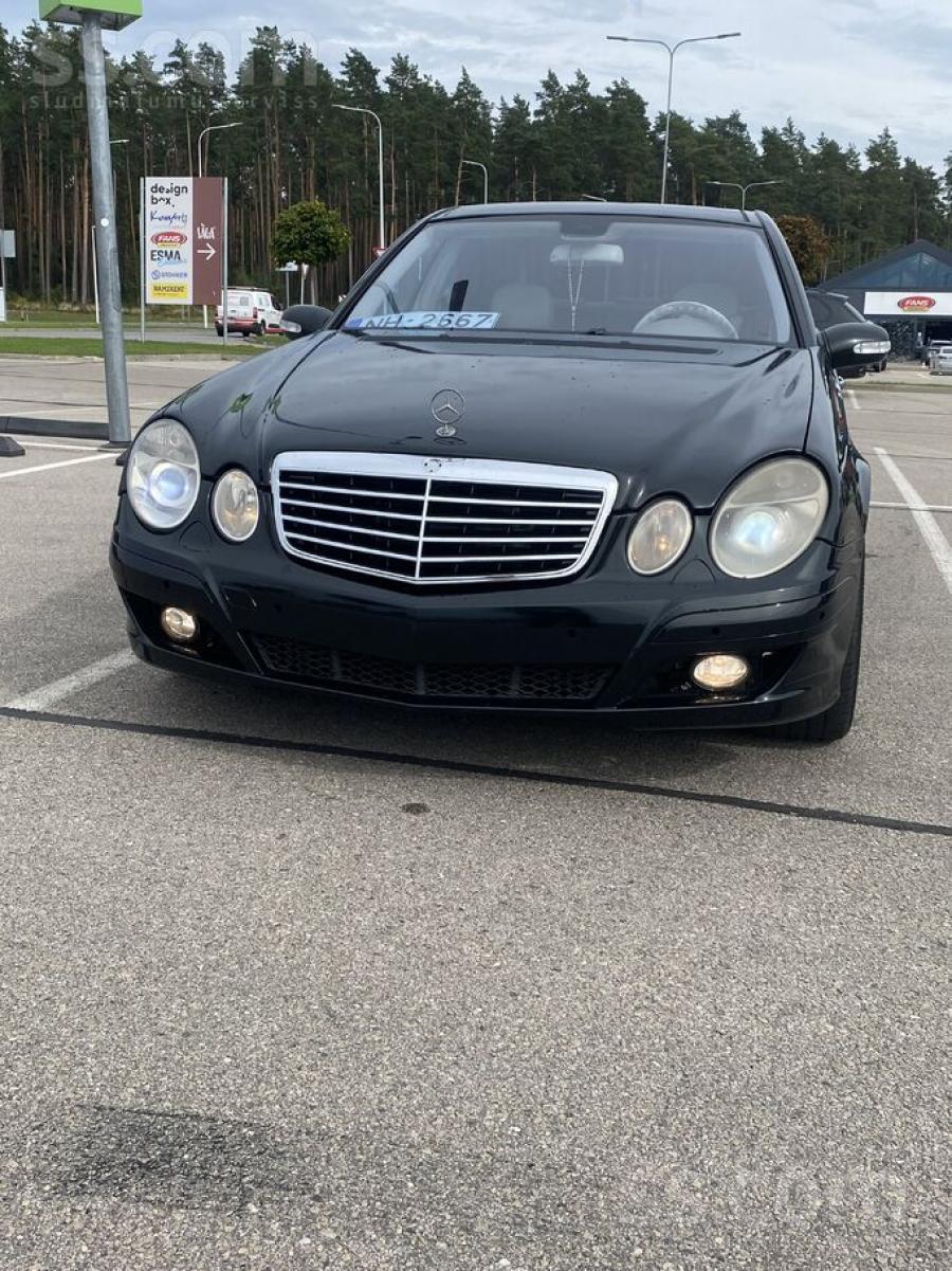 Black Mercedes-Benz E 270 2002 in Riga, with an engine capacity of 2.70 L and mileage of 0 thousand km for 2500 €, photo 1 on AUTOMOTO.COM.LV