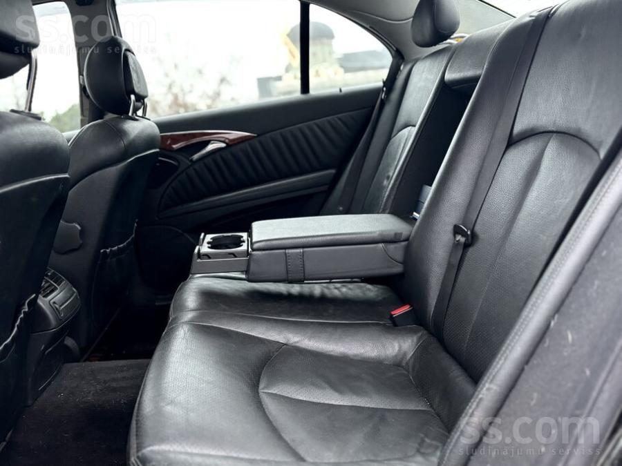 Melns Mercedes-Benz E 270 2003 Rīga, ar dzinēja tilpumu 2.70 L un nobraukumu 385 tūkst. km par 2500 €, foto 16 vietnē AUTOMOTO.COM.LV