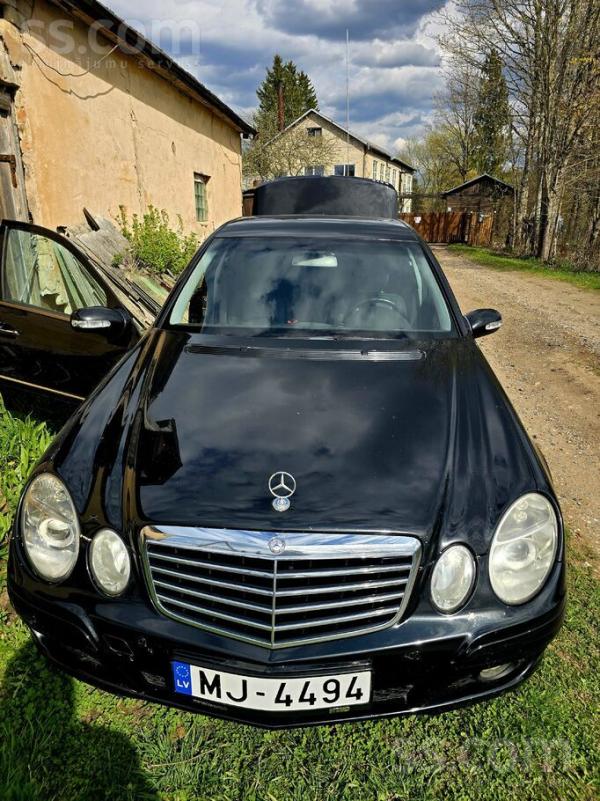Melns Mercedes-Benz E 270 2003 Cēsis, ar dzinēja tilpumu 2.70 L un nobraukumu 321 tūkst. km par 2990 €, foto 4 vietnē AUTOMOTO.COM.LV