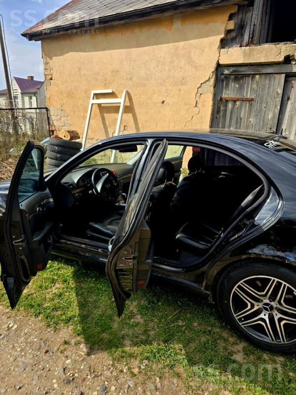 Melns Mercedes-Benz E 270 2003 Cēsis, ar dzinēja tilpumu 2.70 L un nobraukumu 321 tūkst. km par 2990 €, foto 8 vietnē AUTOMOTO.COM.LV