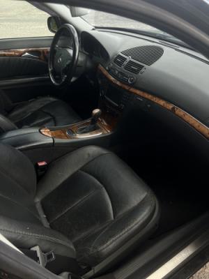 Black Mercedes-Benz E 270 2003 in Viljandi, with an engine capacity of 0.00 L and mileage of 525 thousand km for 2250 €, photo 6 on AUTOMOTO.COM.LV