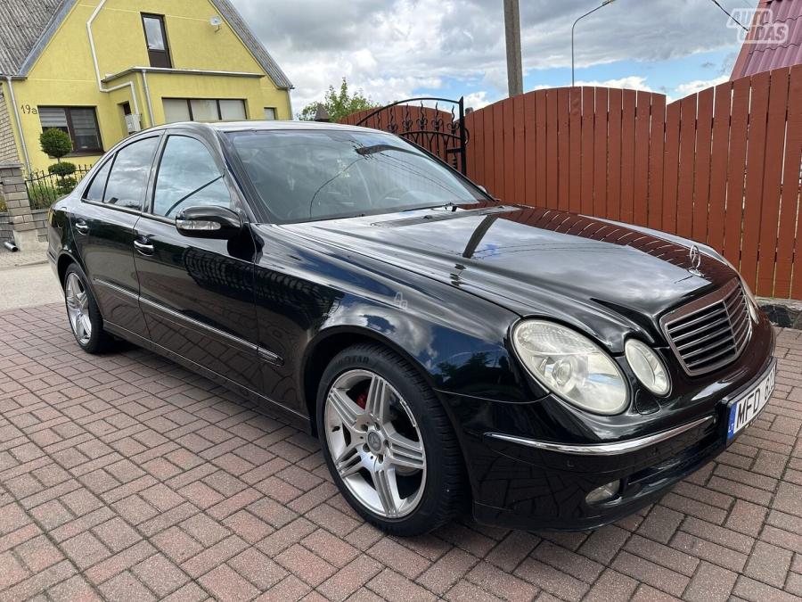 Black Mercedes-Benz E 270 2003 in Kelme, with an engine capacity of 2.70 L and mileage of 351 thousand km for 2600 €, photo 1 on AUTOMOTO.COM.LV