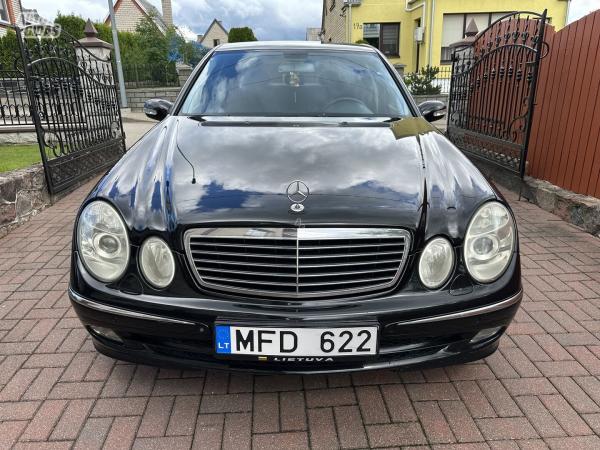 Black Mercedes-Benz E 270 2003 in Kelme, with an engine capacity of 2.70 L and mileage of 351 thousand km for 2600 €, photo 2 on AUTOMOTO.COM.LV