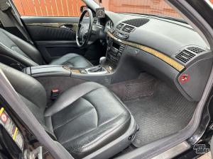 Black Mercedes-Benz E 270 2003 in Kelme, with an engine capacity of 2.70 L and mileage of 351 thousand km for 2600 €, photo 10 on AUTOMOTO.COM.LV
