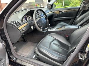 Black Mercedes-Benz E 270 2003 in Kelme, with an engine capacity of 2.70 L and mileage of 351 thousand km for 2600 €, photo 12 on AUTOMOTO.COM.LV