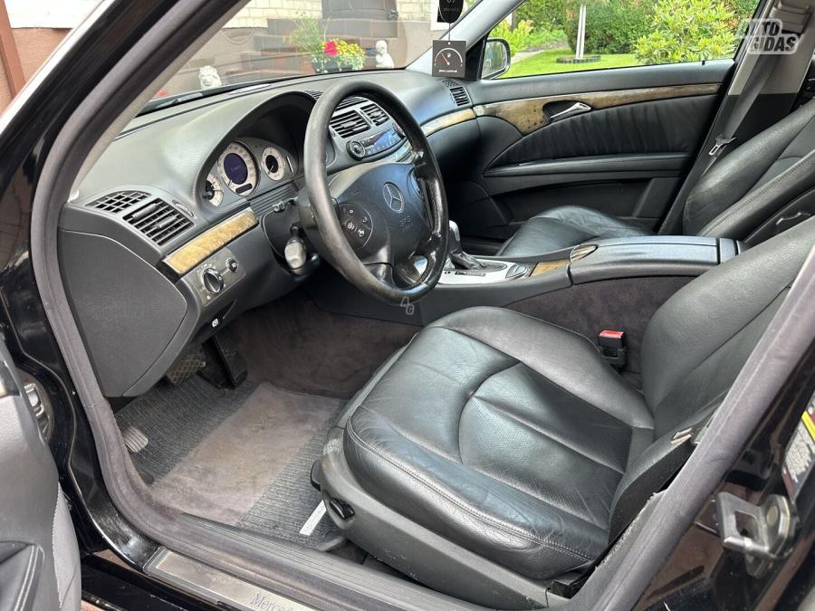 Black Mercedes-Benz E 270 2003 in Kelme, with an engine capacity of 2.70 L and mileage of 351 thousand km for 2600 €, photo 12 on AUTOMOTO.COM.LV