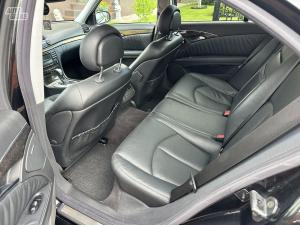 Black Mercedes-Benz E 270 2003 in Kelme, with an engine capacity of 2.70 L and mileage of 351 thousand km for 2600 €, photo 13 on AUTOMOTO.COM.LV