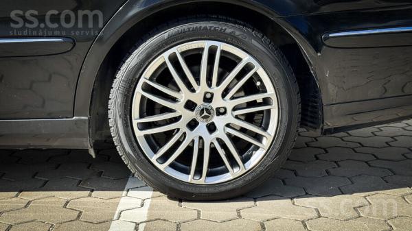 Black Mercedes-Benz E 270 2003 in Riga, with an engine capacity of 2.70 L and mileage of 394 thousand km for 3400 €, photo 10 on AUTOMOTO.COM.LV
